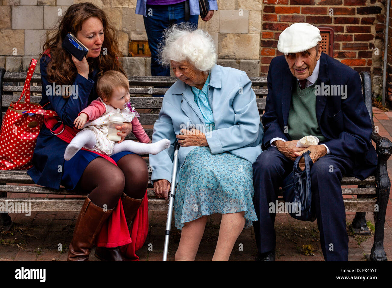 Group local senior sitting High Resolution Stock Photography and Images ...