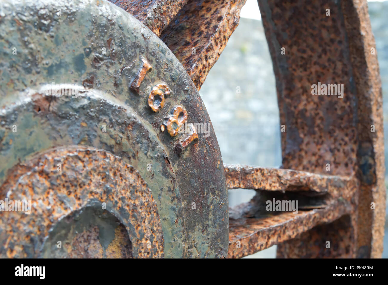 Rusty old machine cogs and gears, teeth and wheels. Industrial concept ...