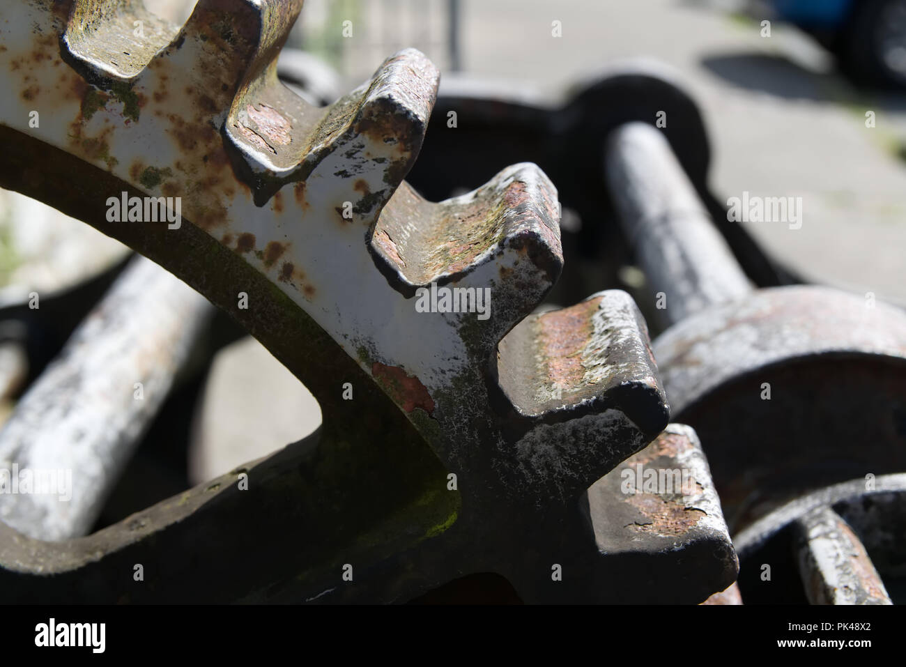 Old iron gears hi-res stock photography and images - Alamy