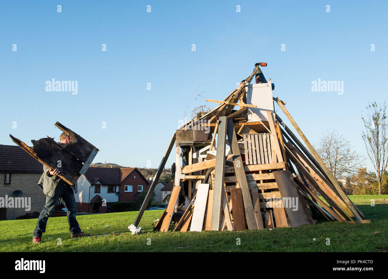 Building bonfire hi-res stock photography and images - Alamy