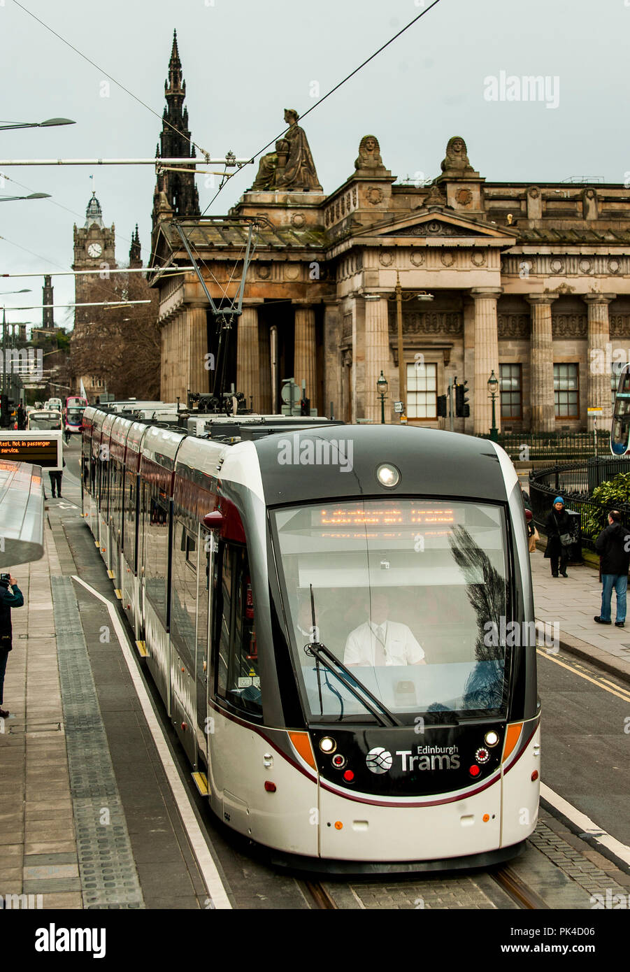 Edinburgh trams edinburgh tram princes street hi-res stock photography ...