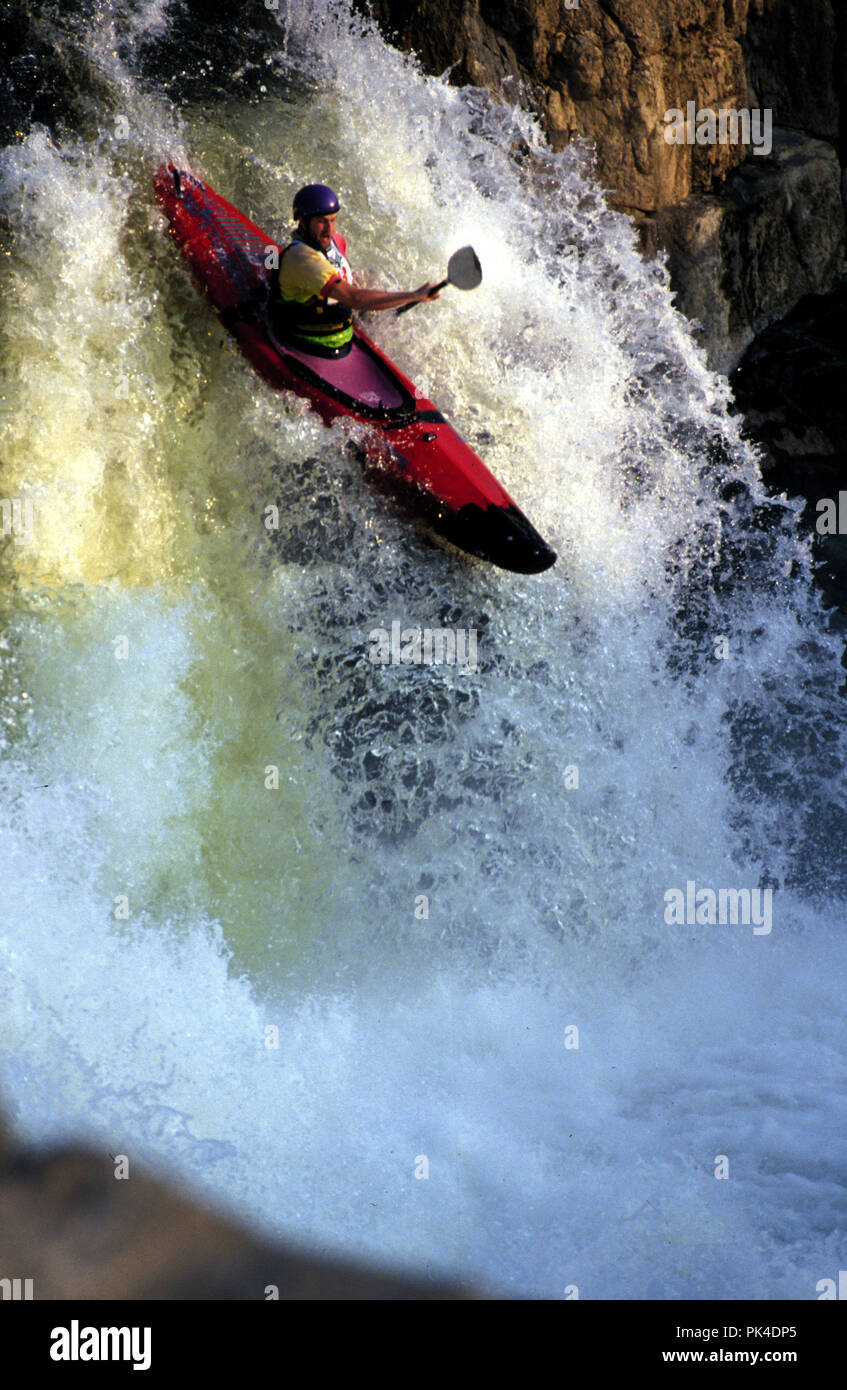 canoe26/020402 -- White-water kayaking at Great Falls, Virginia Stock ...
