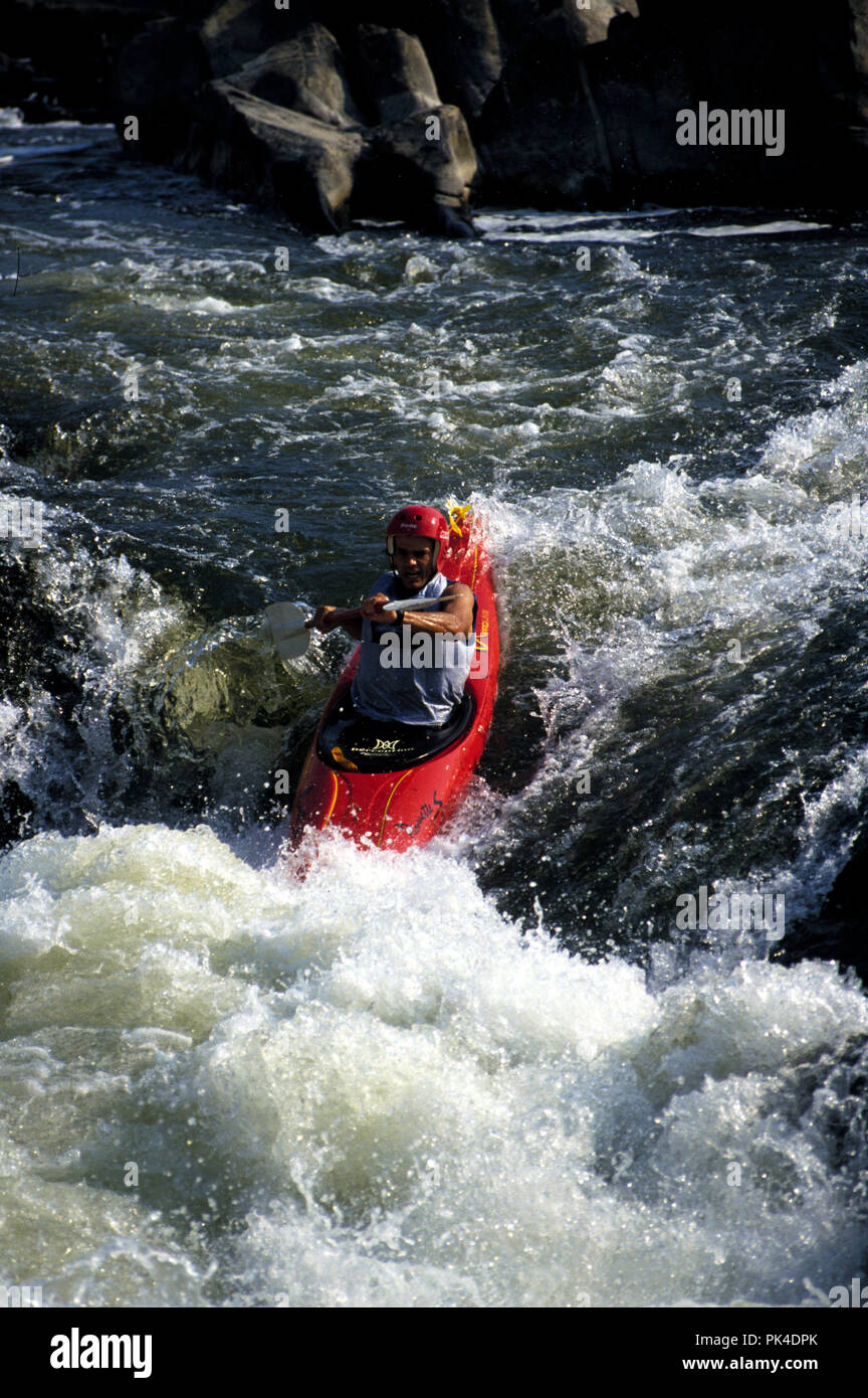 canoe32/020402 -- White-water kayaking at Great Falls, Virginia Stock ...