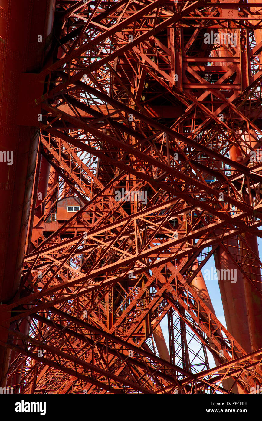 Cross beams hi-res stock photography and images - Alamy