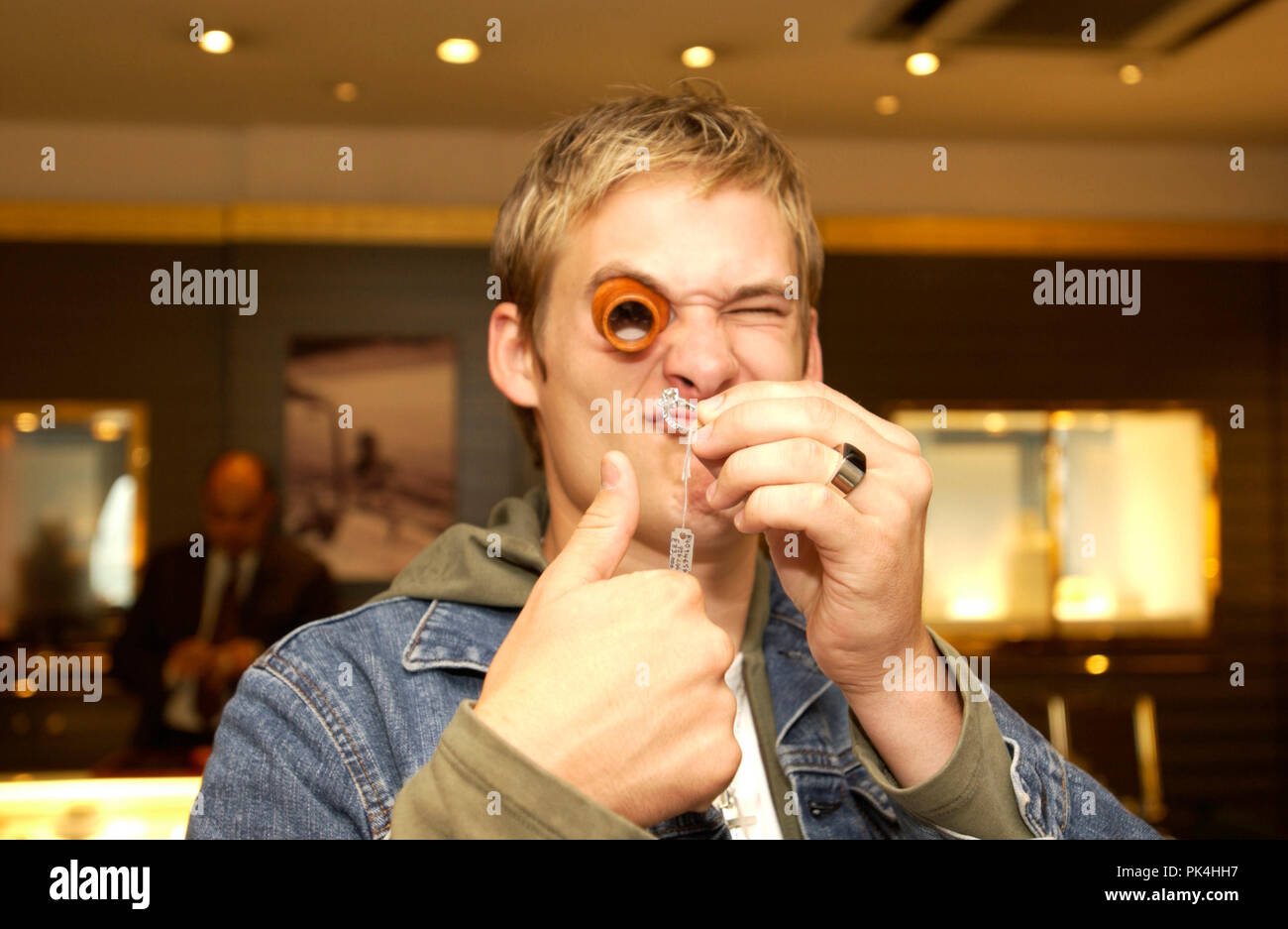 Blue singer duncan james hi-res stock photography and images - Alamy