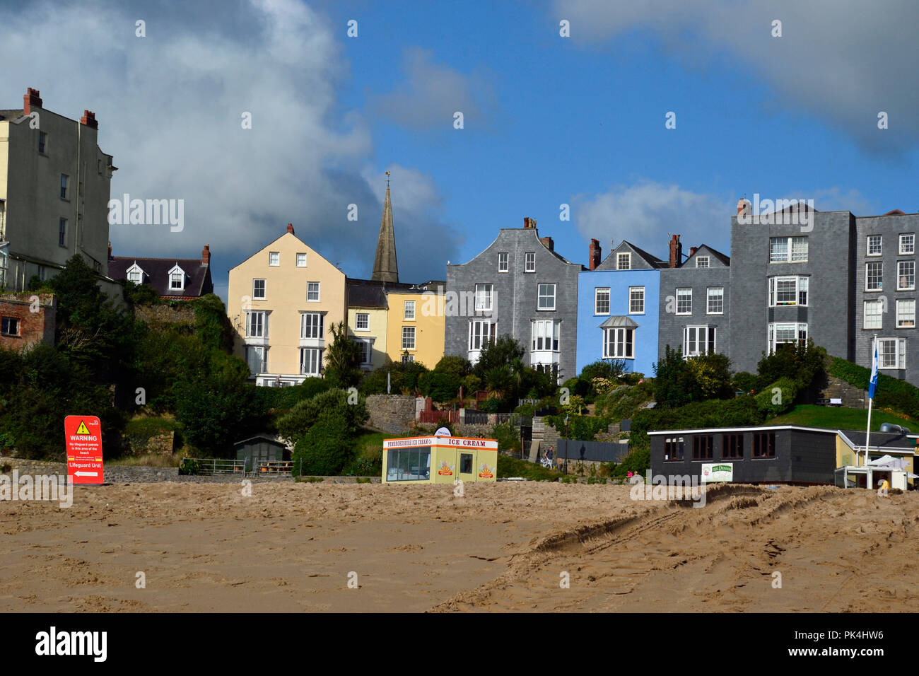 Tenby houses cliffs beach hi-res stock photography and images - Alamy