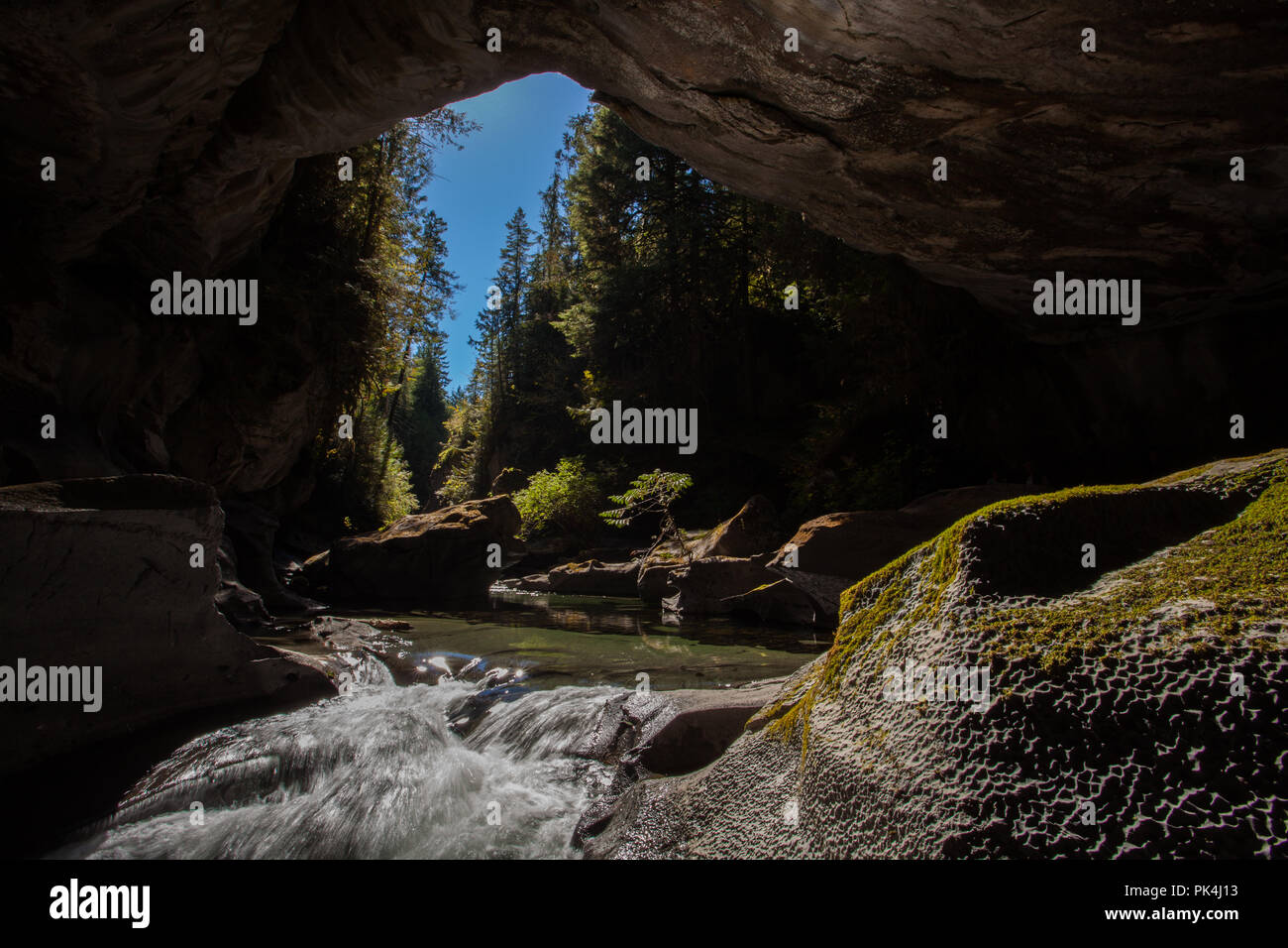 Huson caves hi-res stock photography and images - Alamy