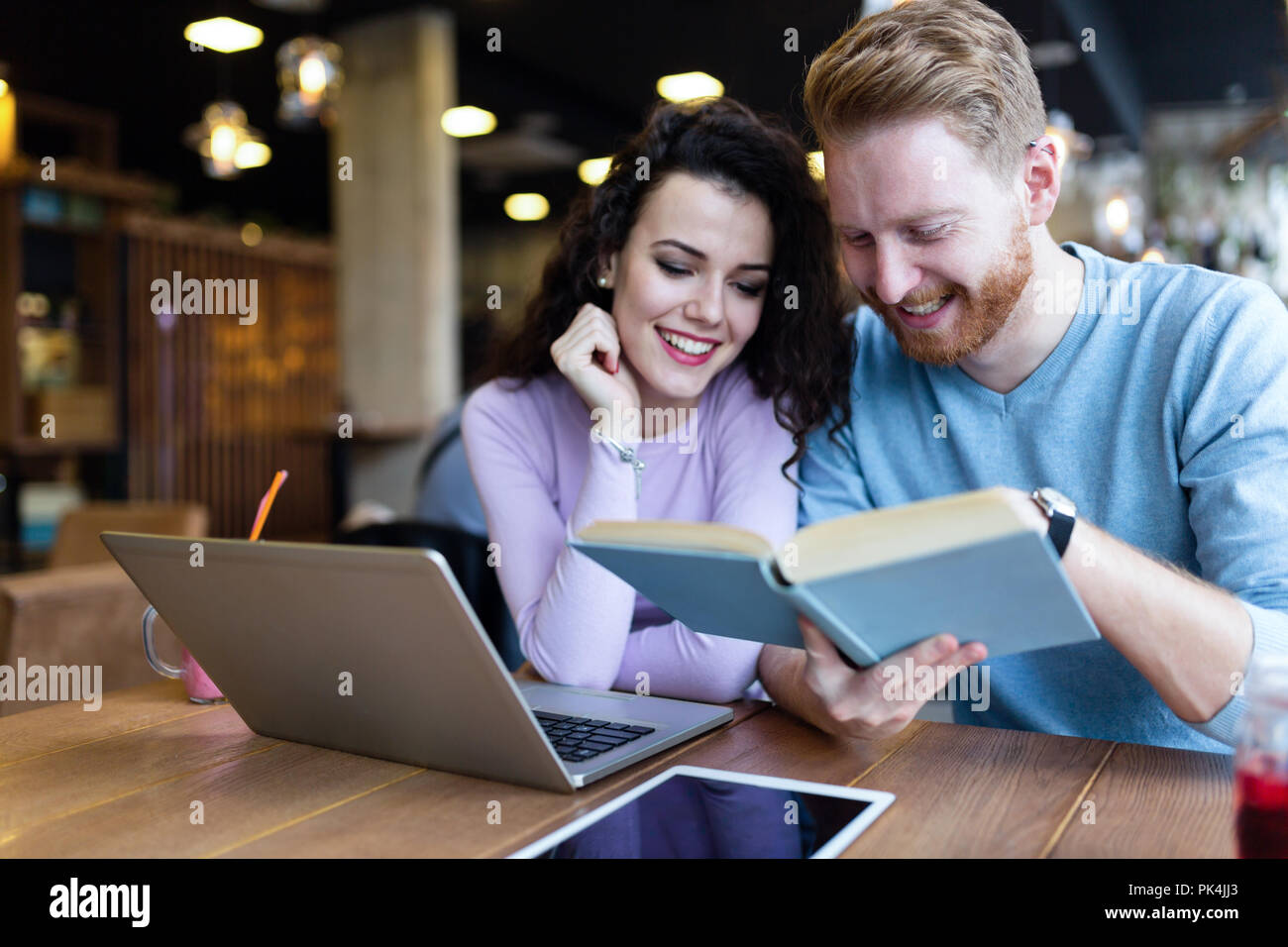Students together hi-res stock photography and images - Alamy