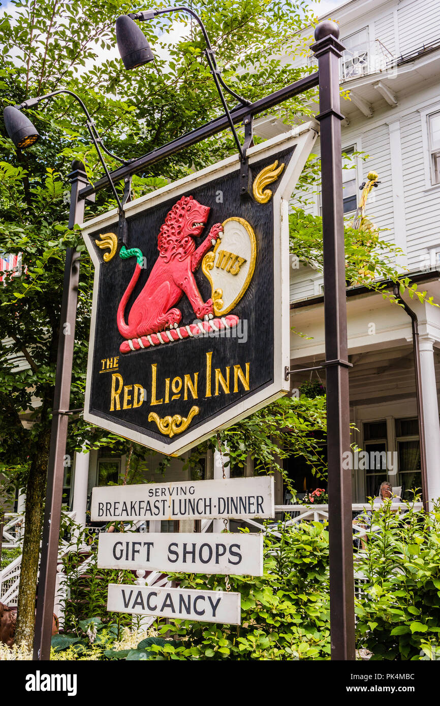 Berkshires the red lion inn stockbridge hi-res stock photography and ...