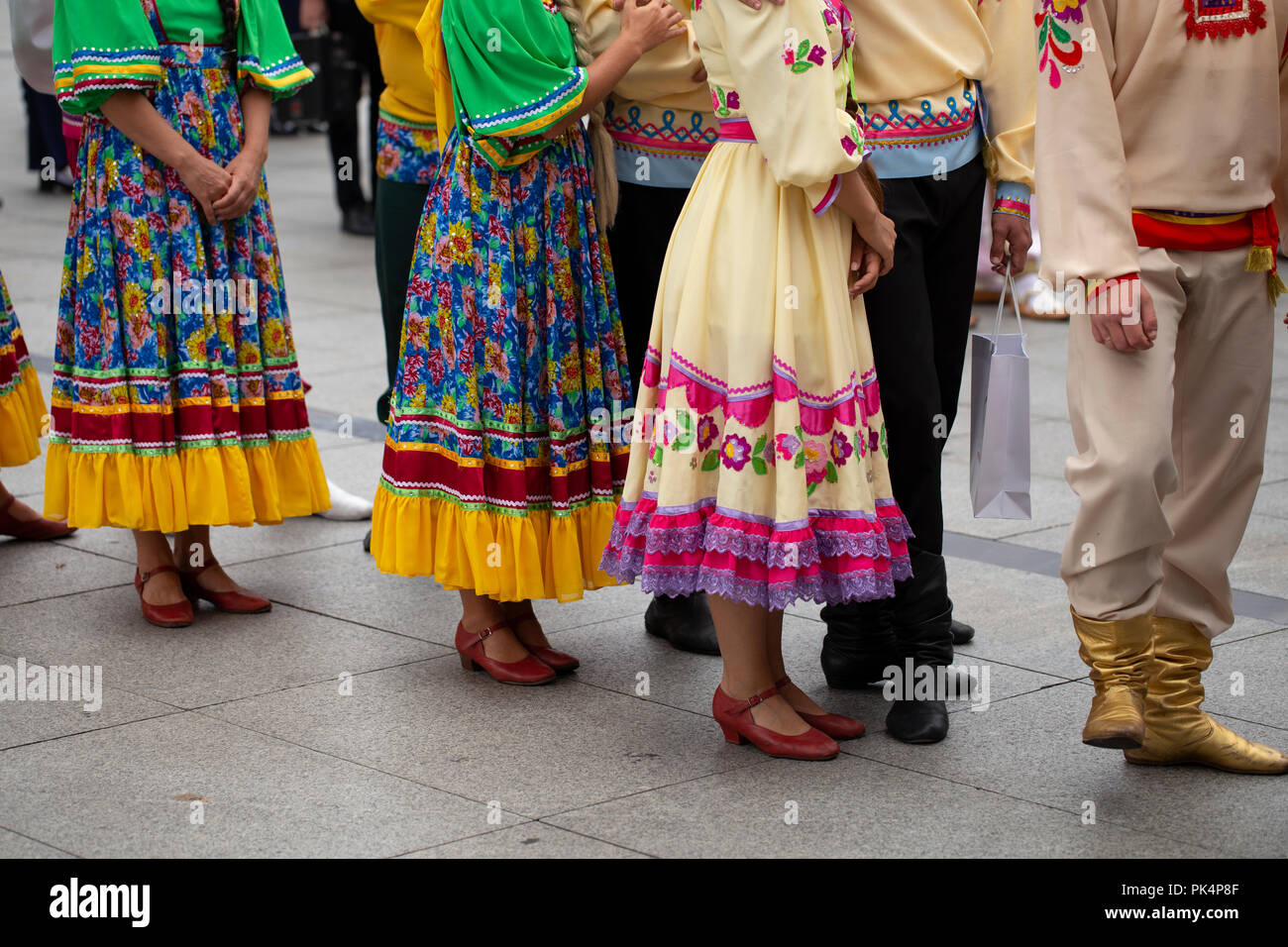 Russian folk dance group Stock Photo - Alamy