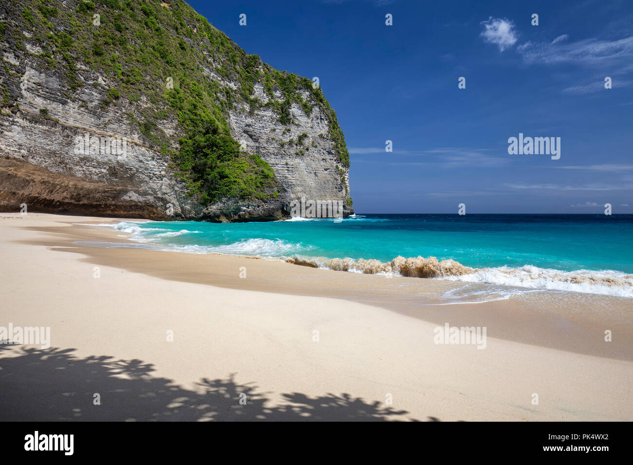Interesting shadows and white sand at Kelingking Beach on Nusa Penida ...