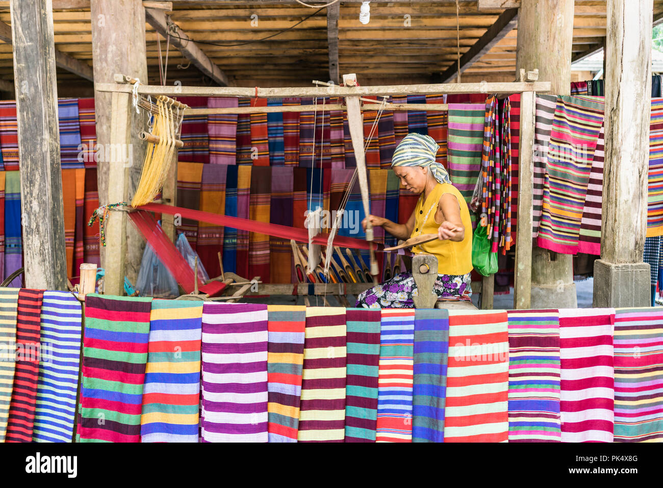 Mai chau valley weaving hi-res stock photography and images - Alamy