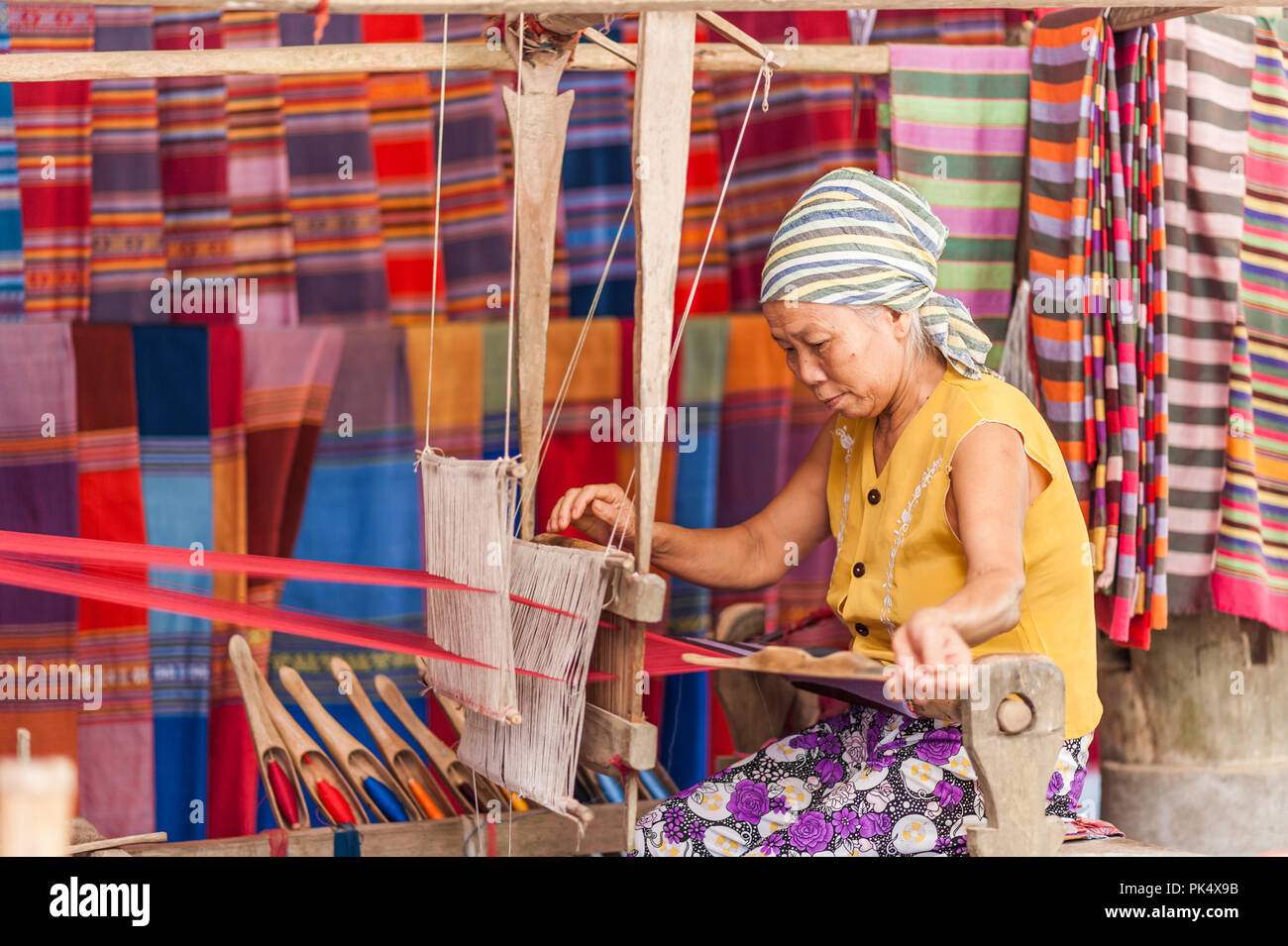 Mai chau valley weaving hi-res stock photography and images - Alamy