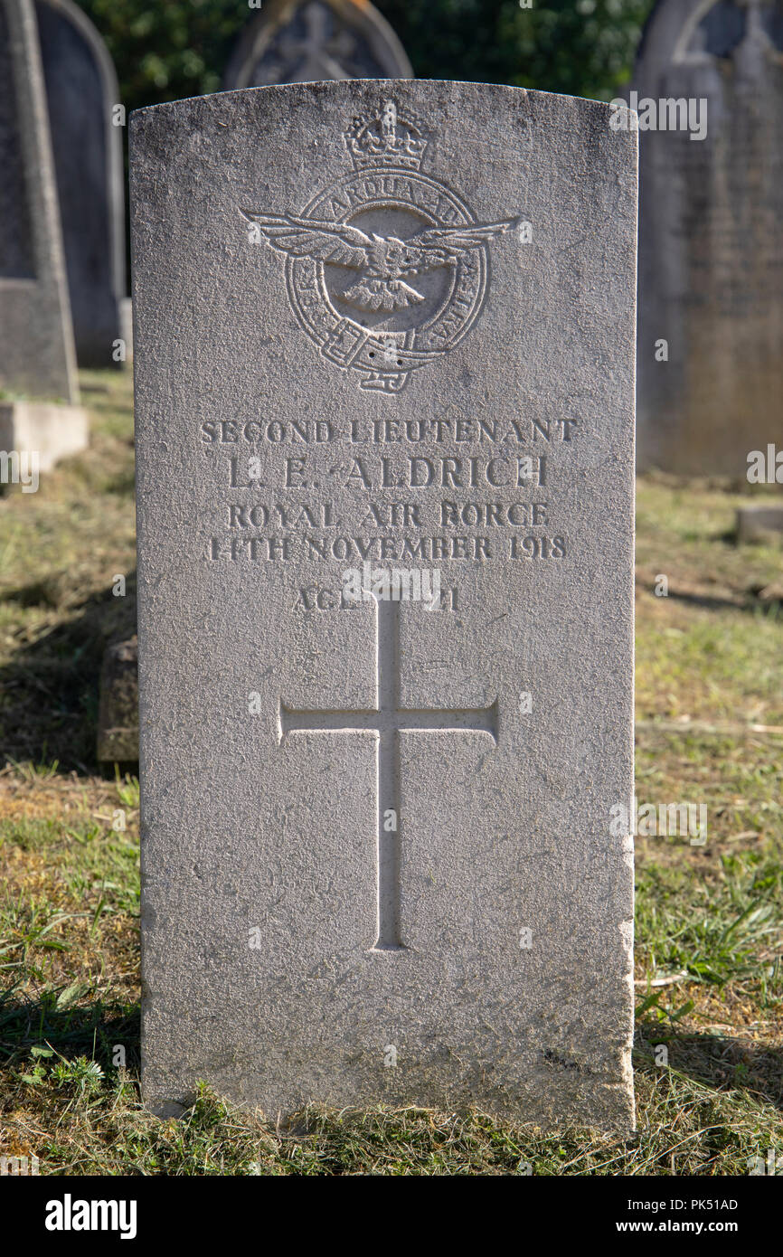 Commonwealth War Graves Commission Grave of Leo Edwin Aldrich of the ...