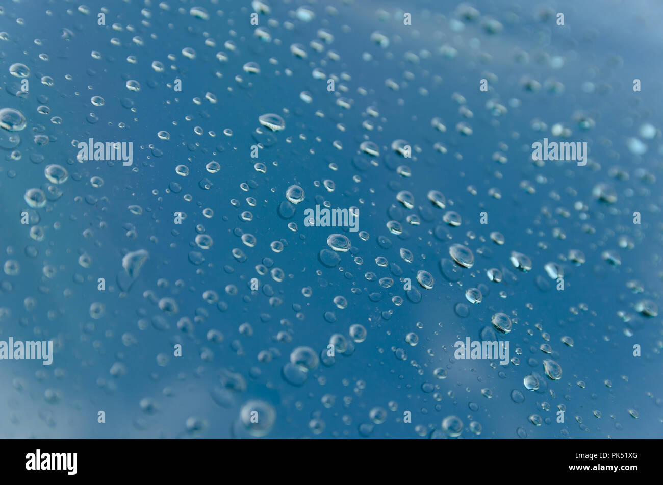 Drops fall down clear hi-res stock photography and images - Alamy
