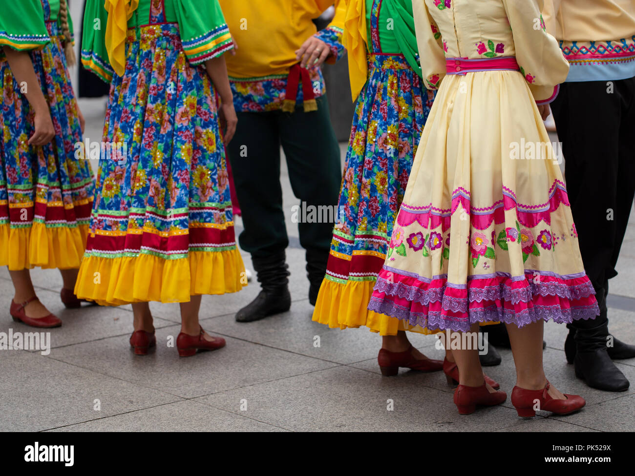 Traditional russian folk costume hi-res stock photography and images ...