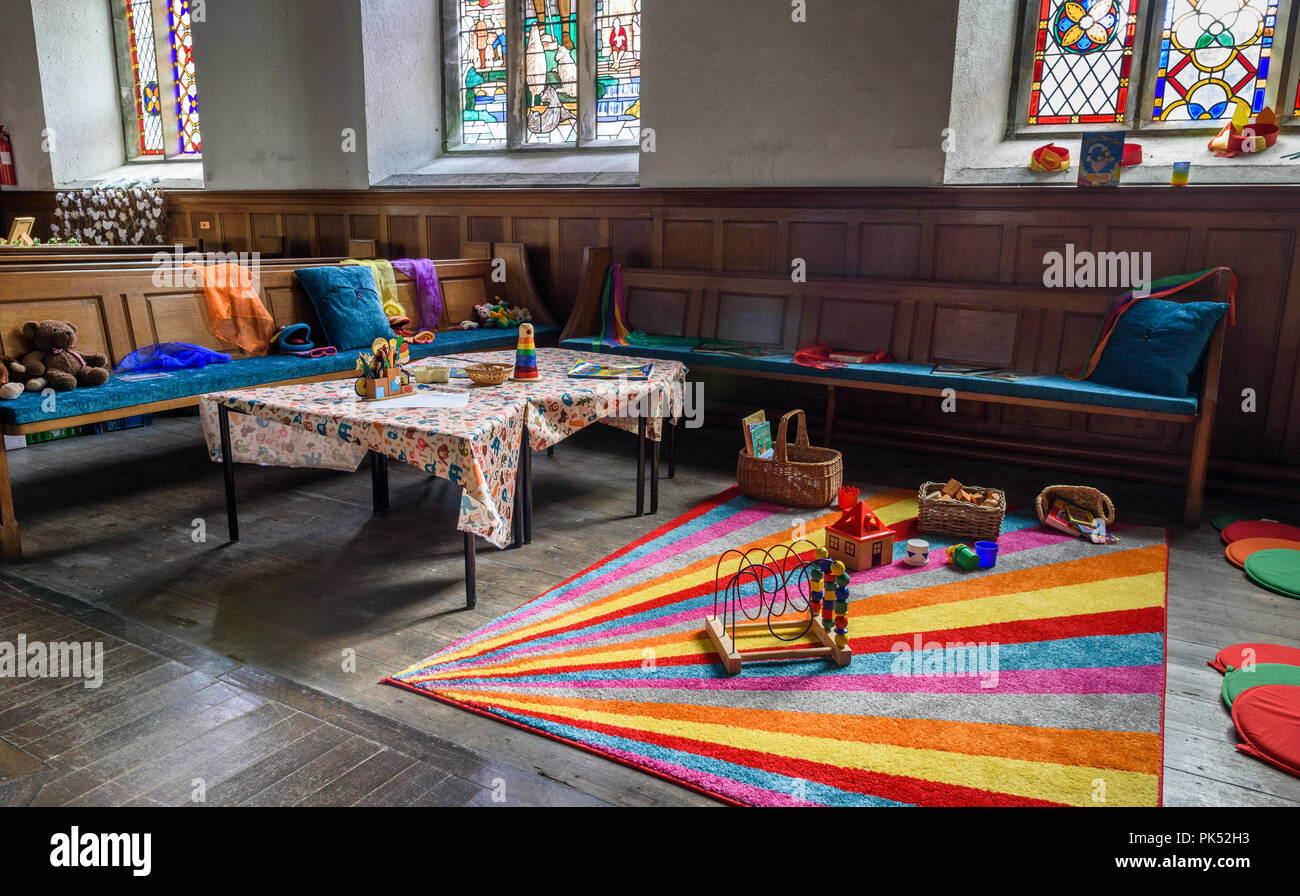 Old school room uk hi-res stock photography and images - Alamy