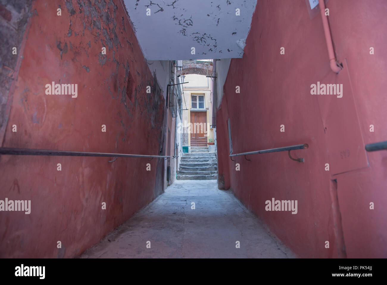 Allyeyway hi-res stock photography and images - Alamy