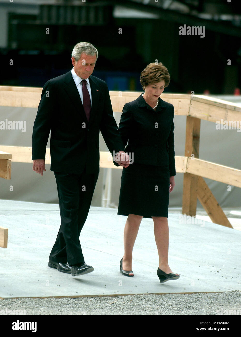 World trade center, tower 2 attack hi-res stock photography and images ...