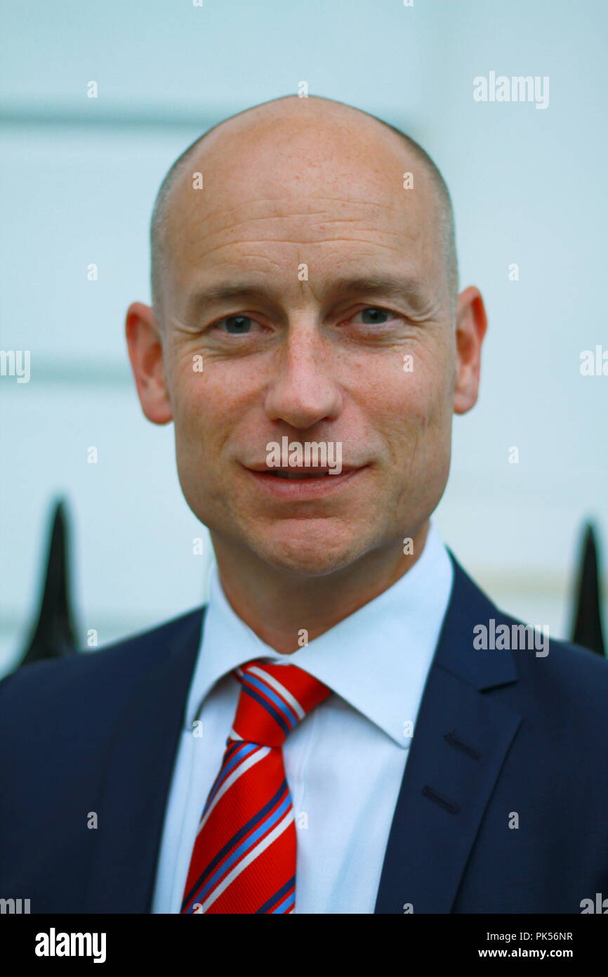 STEPHEN KINNOCK MP. BRITISH POLITICIANS. LABOUR. ABERAVON. Photo by ...