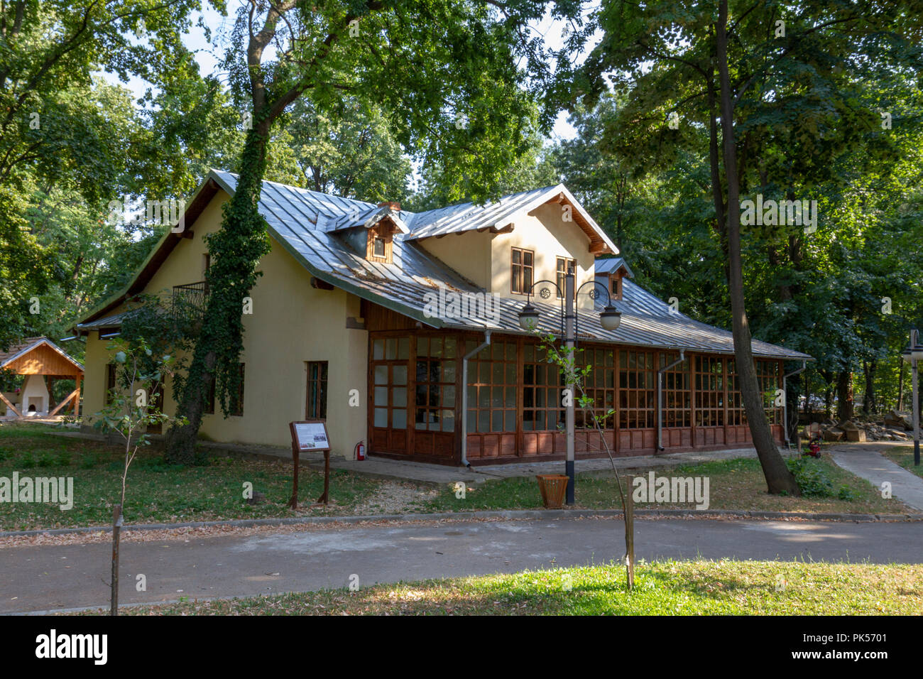 19th century inn hi-res stock photography and images - Alamy