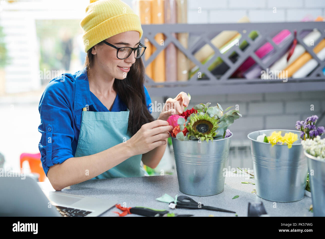 Arranging glasses hi-res stock photography and images - Alamy