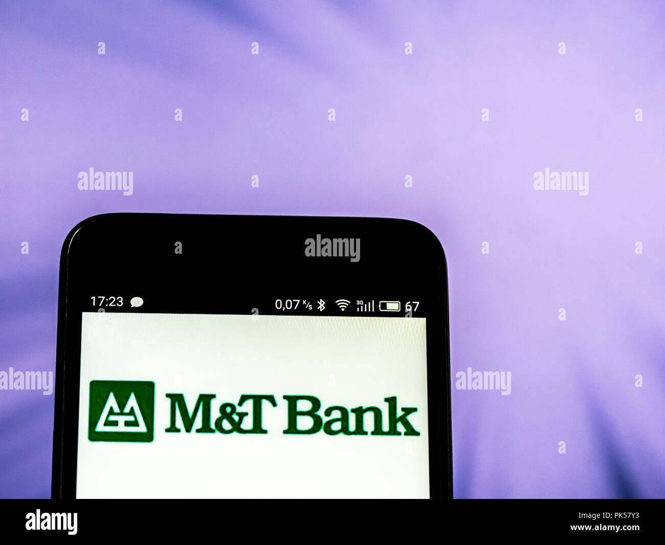 M&T Bank logo seen displayed on a smart phone Stock Photo - Alamy