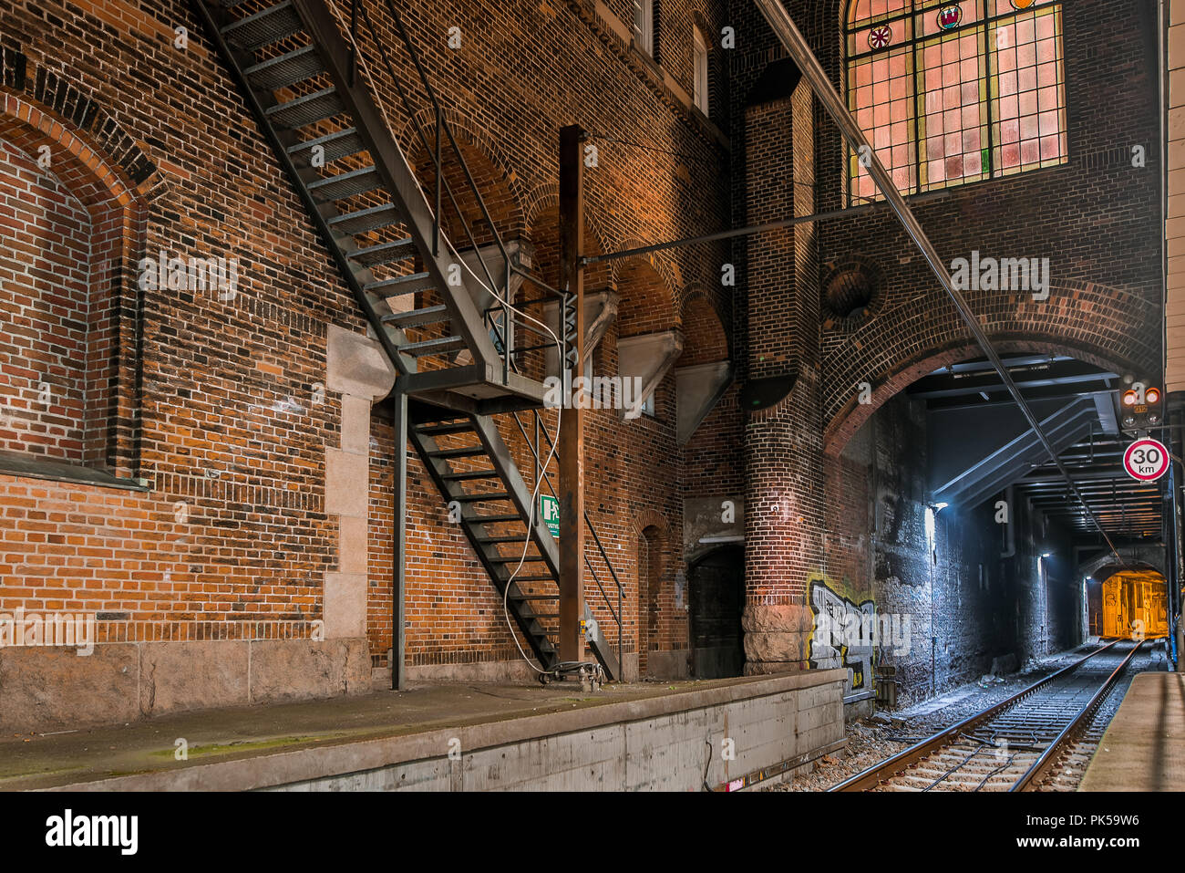 Brick train tunnel hi-res stock photography and images - Alamy