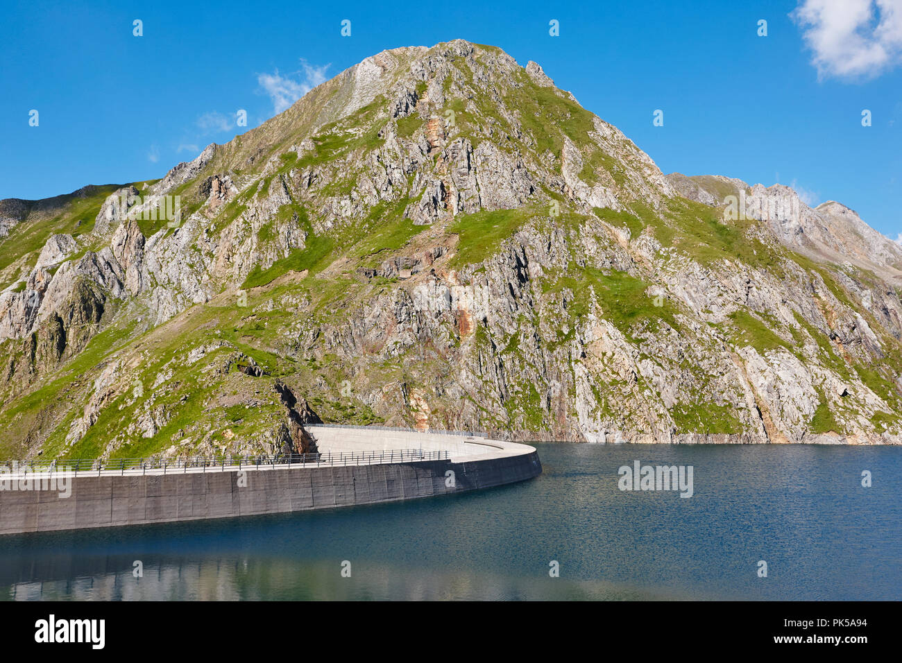 Llauset dam in Aragon. Hydroelectric energy power. Trekking route ...
