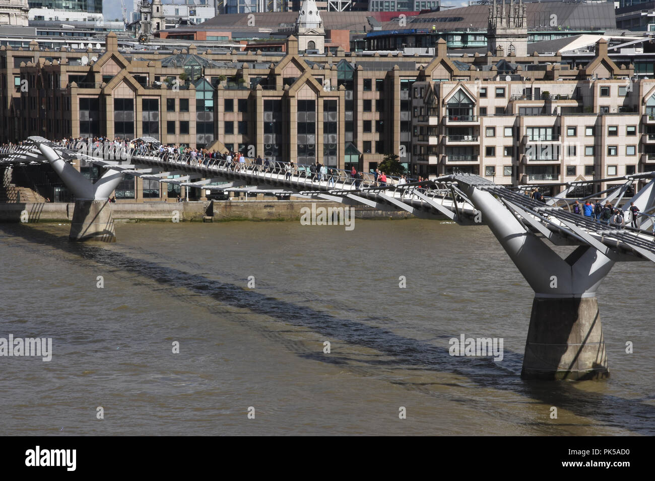 Ariel view of river thames hi-res stock photography and images - Alamy