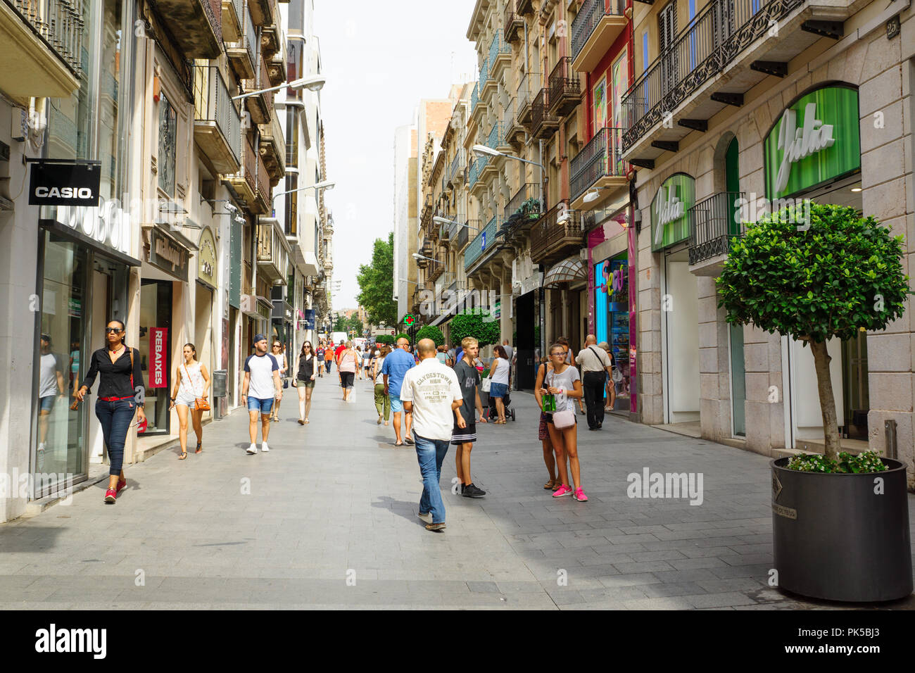 Reus, Spain - August 16, 2017: Streets of Reus on hot sunny day. Reus ...