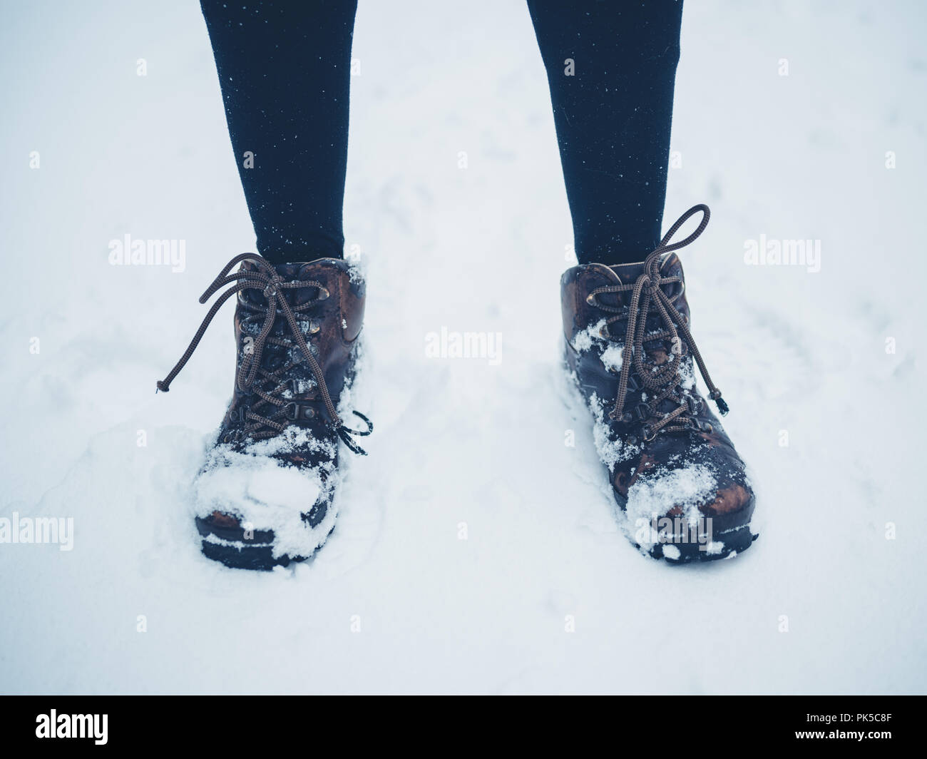 Woman freezing cold weather outside hi-res stock photography and images ...