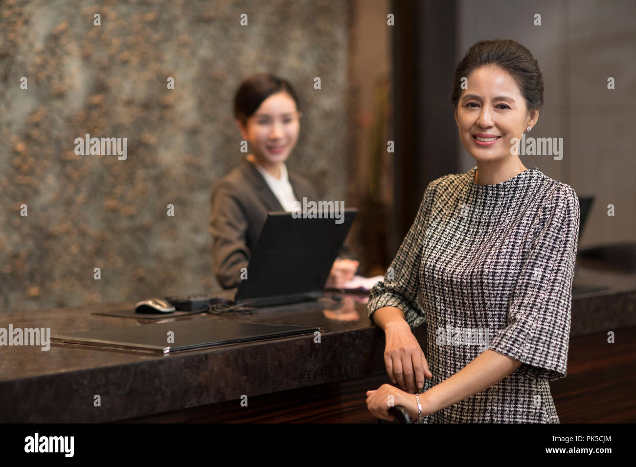 Indian hotel reception lobby hi-res stock photography and images - Alamy