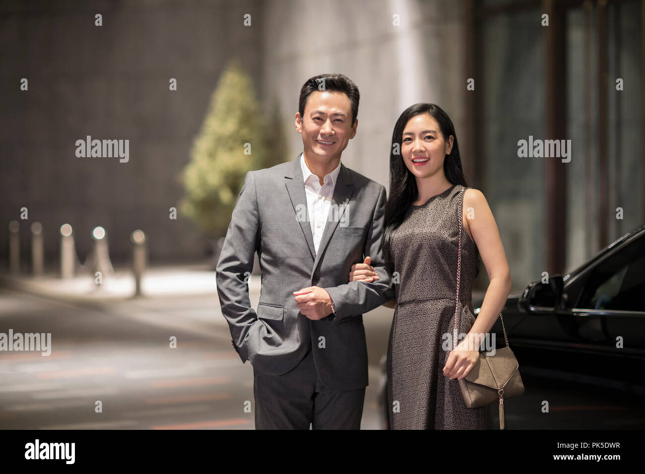 Chinese couple in luxury hotel hi-res stock photography and images - Alamy
