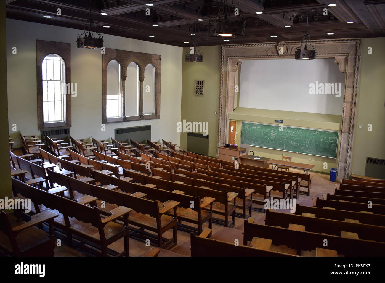 College lecture hall hi-res stock photography and images - Alamy