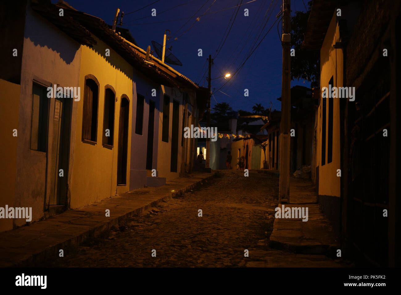 City street night deserted hi-res stock photography and images - Alamy