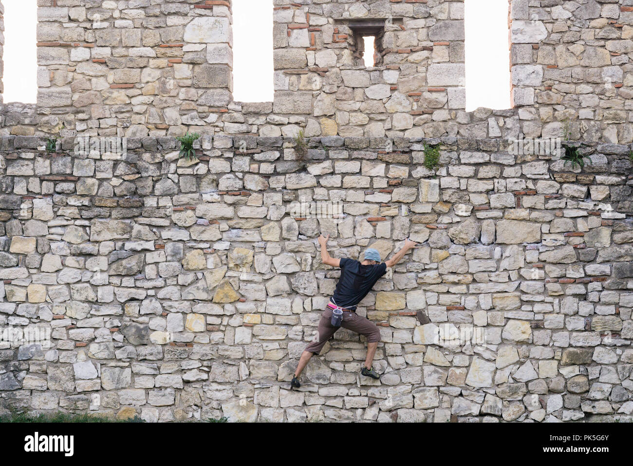 Free climbing hi-res stock photography and images - Alamy