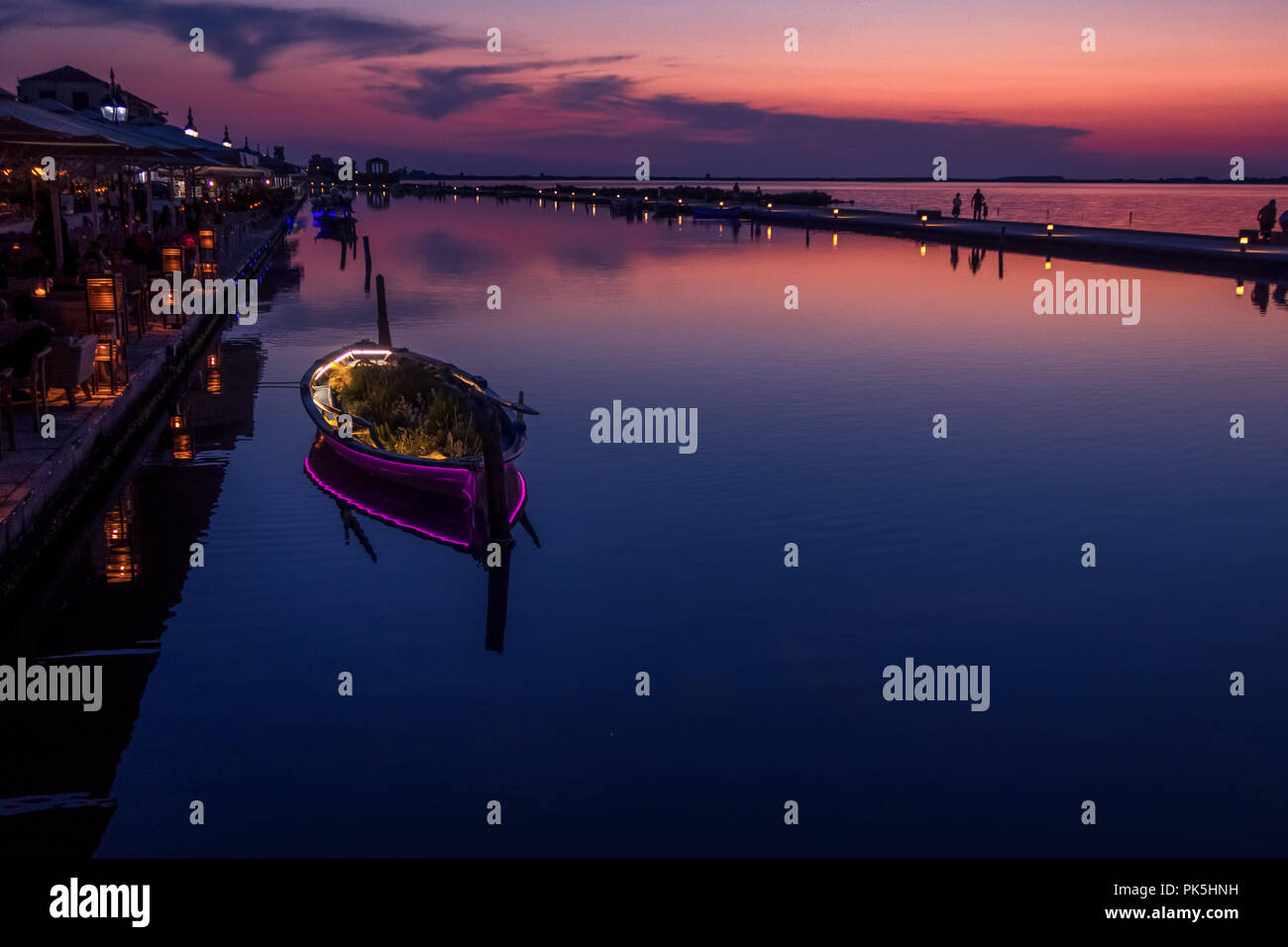 Beautiful sunset reflection hi-res stock photography and images - Alamy