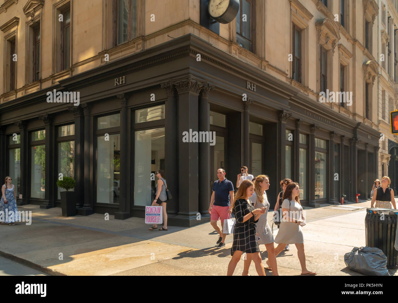 Restoration hardware new york hi-res stock photography and images - Alamy