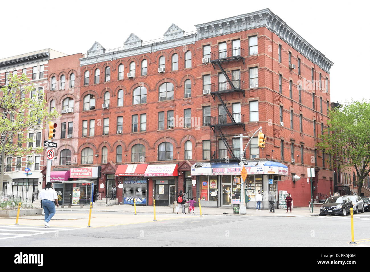 Harlem street view, New York City, USA Stock Photo - Alamy