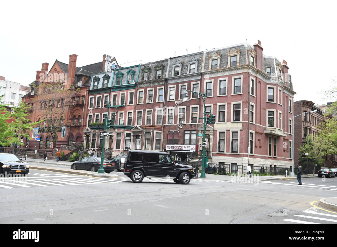 Harlem street view, New York City, USA Stock Photo - Alamy