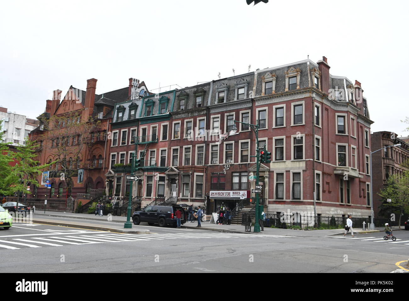 Harlem street view, New York City, USA Stock Photo - Alamy