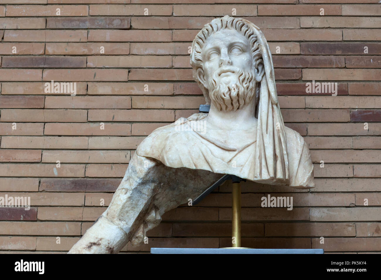 Trojan priest of apollo or poseidon hi-res stock photography and images ...