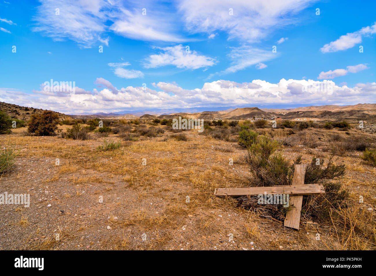 Photo Picture of a Beautiful Dry Desert Landscape Stock Photo - Alamy