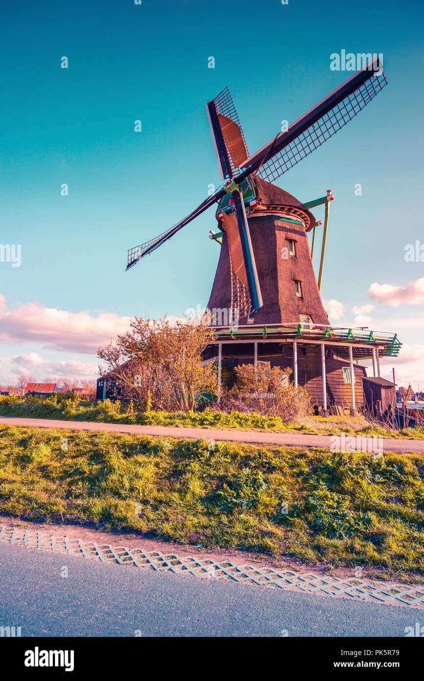 Authentic zaandam mills traditional hi-res stock photography and images ...