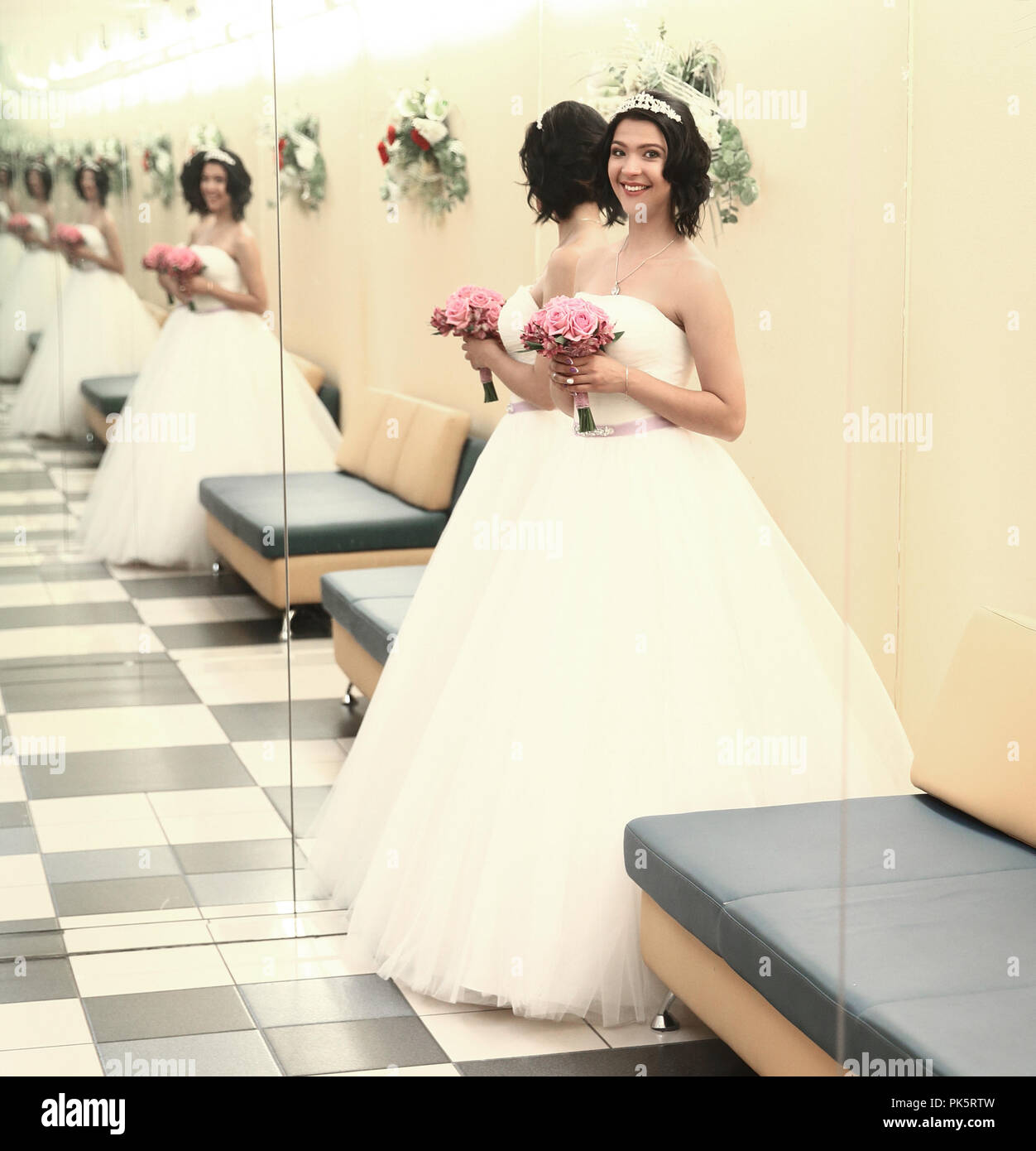 happy bride before the wedding ceremony. photo with copy space Stock ...