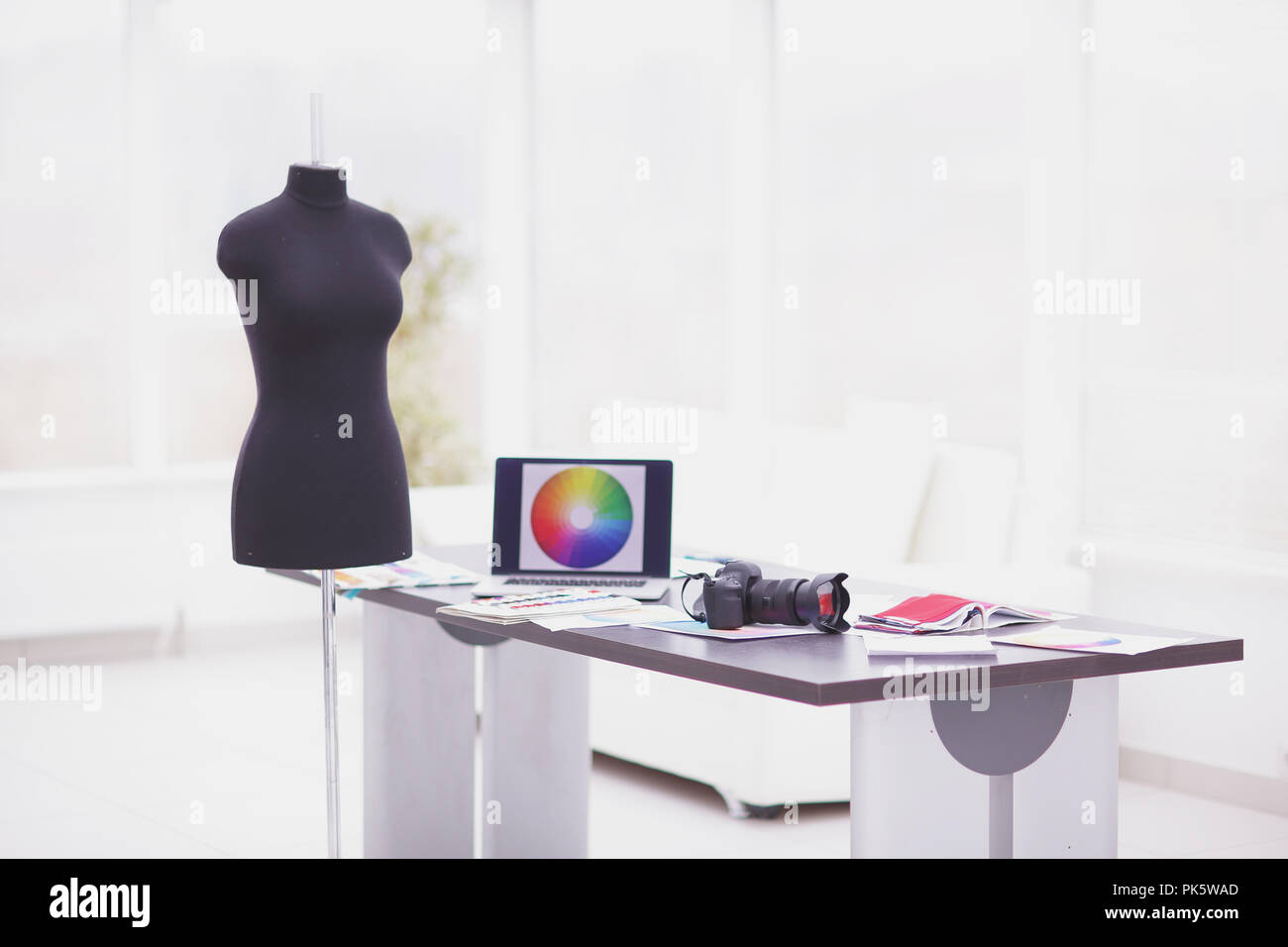 Sketch show studio hi-res stock photography and images - Alamy