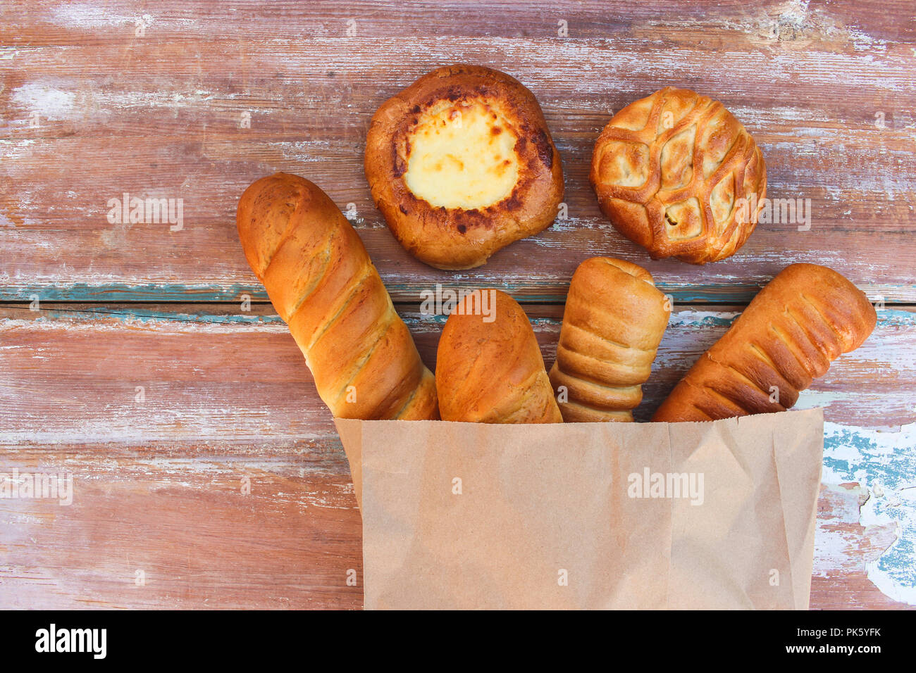 Packaging bakery products in hi-res stock photography and images - Alamy