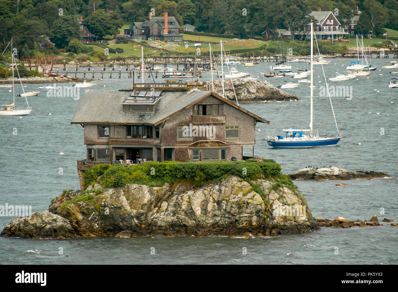 Cedar shingles hi-res stock photography and images - Alamy