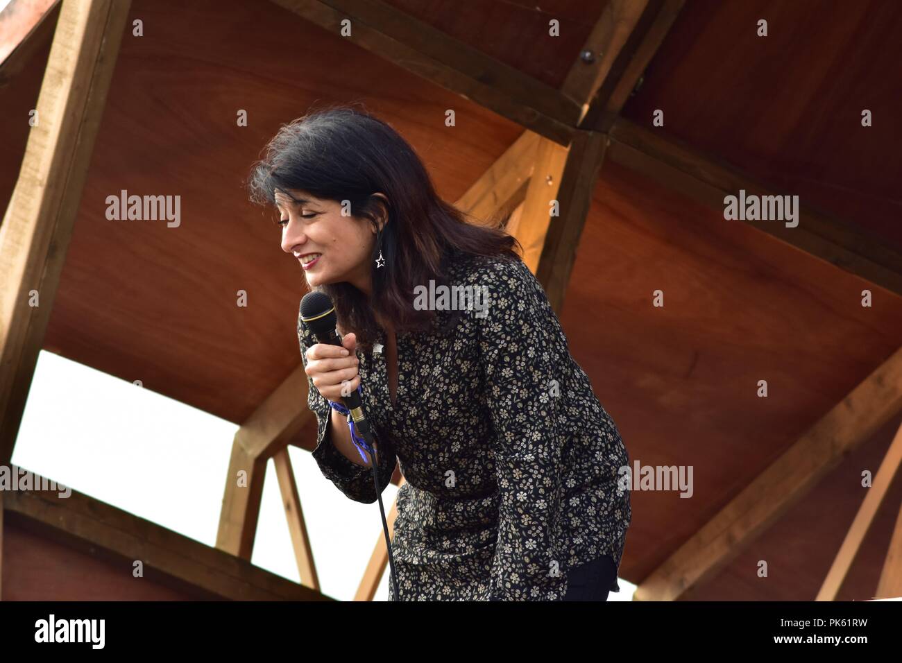 British iranian comedian hi-res stock photography and images - Alamy